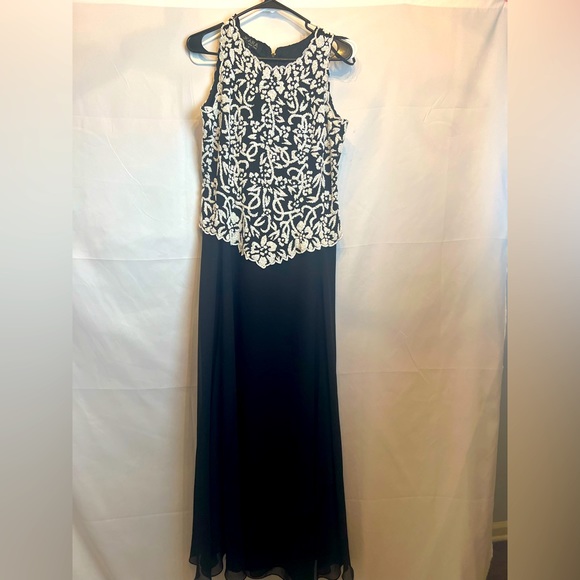 J Kara | Dresses | Womens Size 8 Heavy Beaded Jkara New York Gown Dress ...